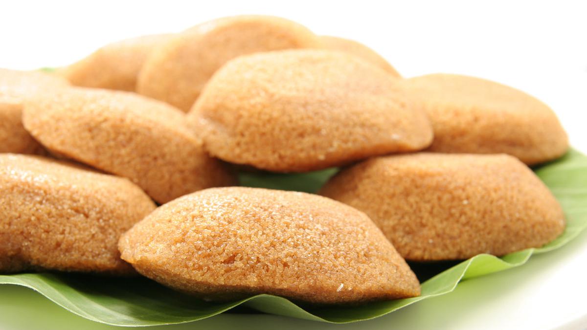 Putu Cangkiri: Camilan Tradisional yang Delicious 2024