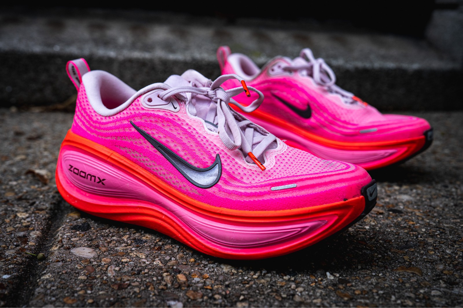 Nike Vomero Plus: Sepatu Legendaris yang Nyaman dan Stylish di ...